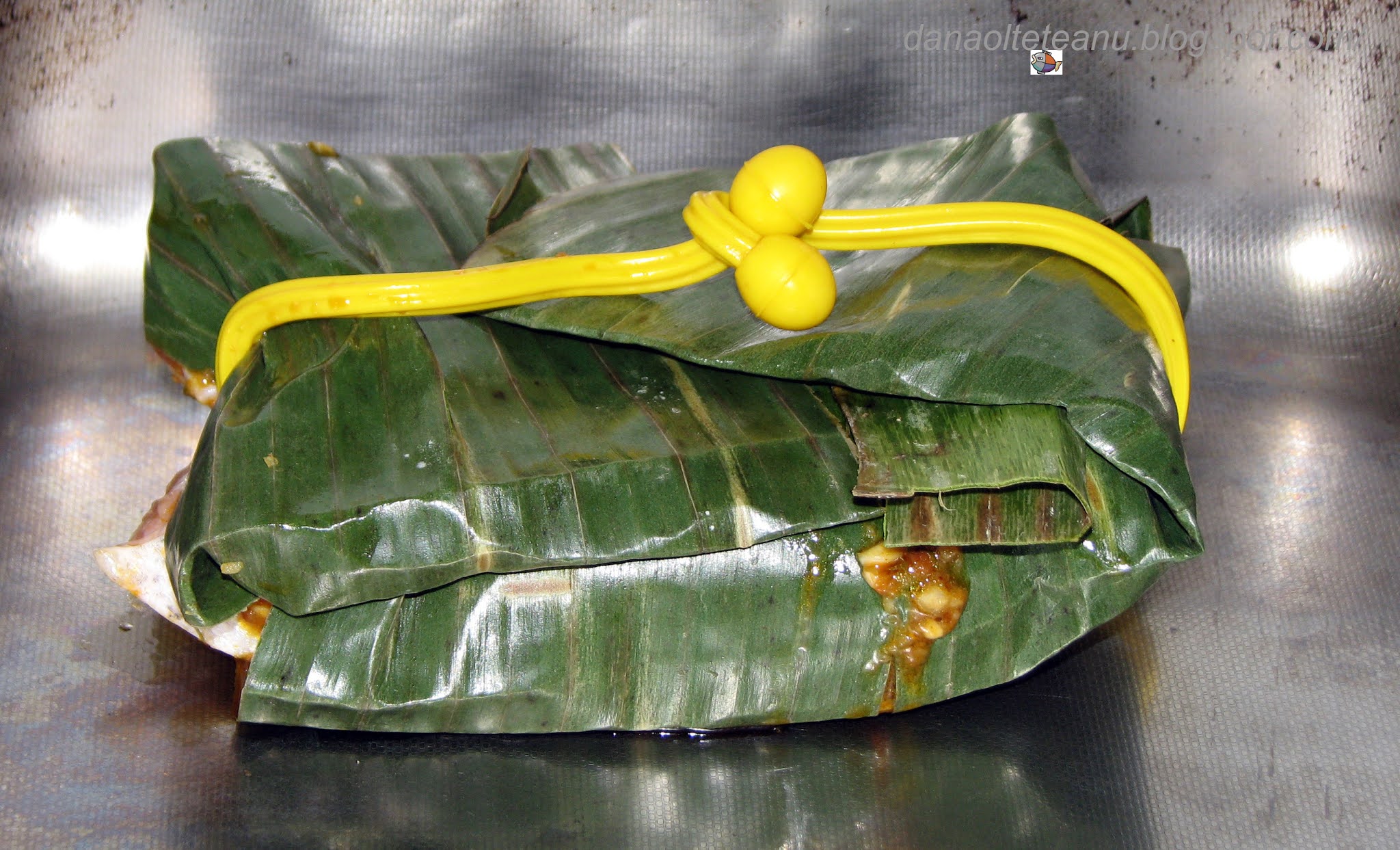 Povestea unui peste mic: Peste copt in frunza de banana