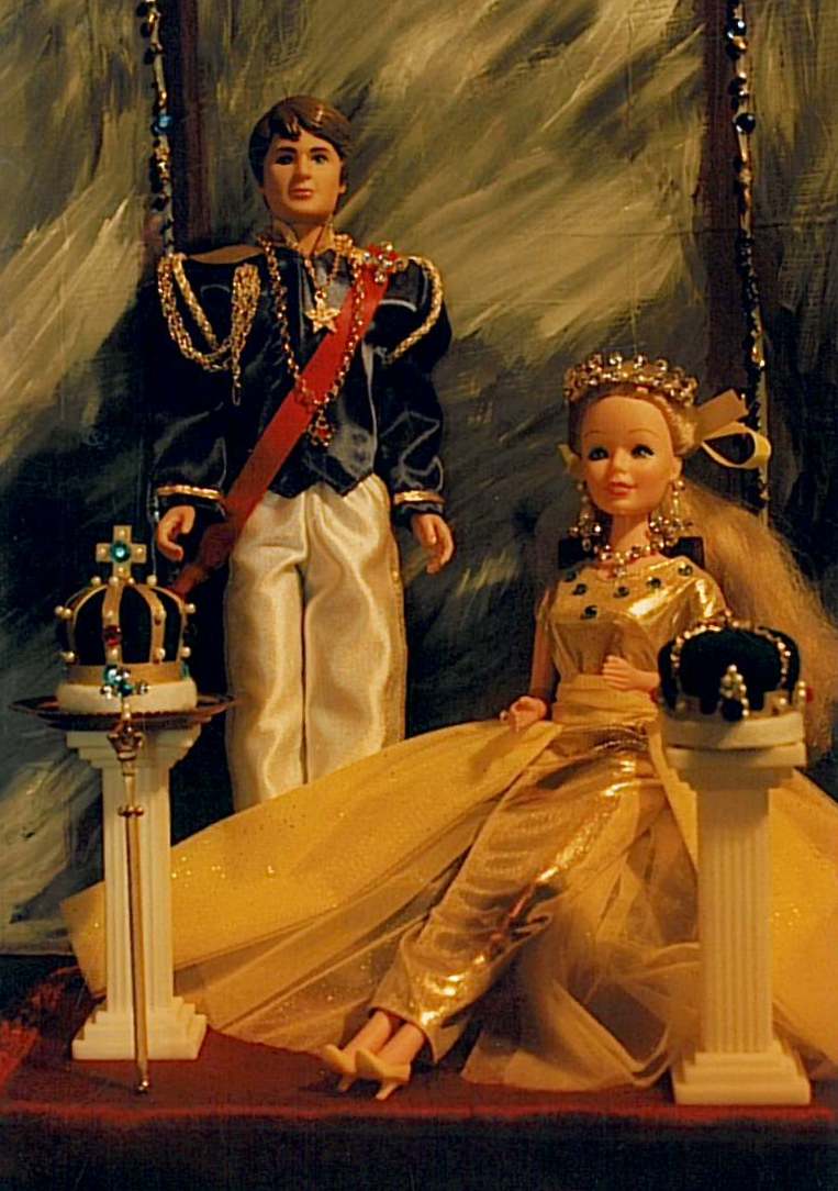 The World of Daniel: Tiaras and Trinkets on Tuesday (Syldavian Royal ...