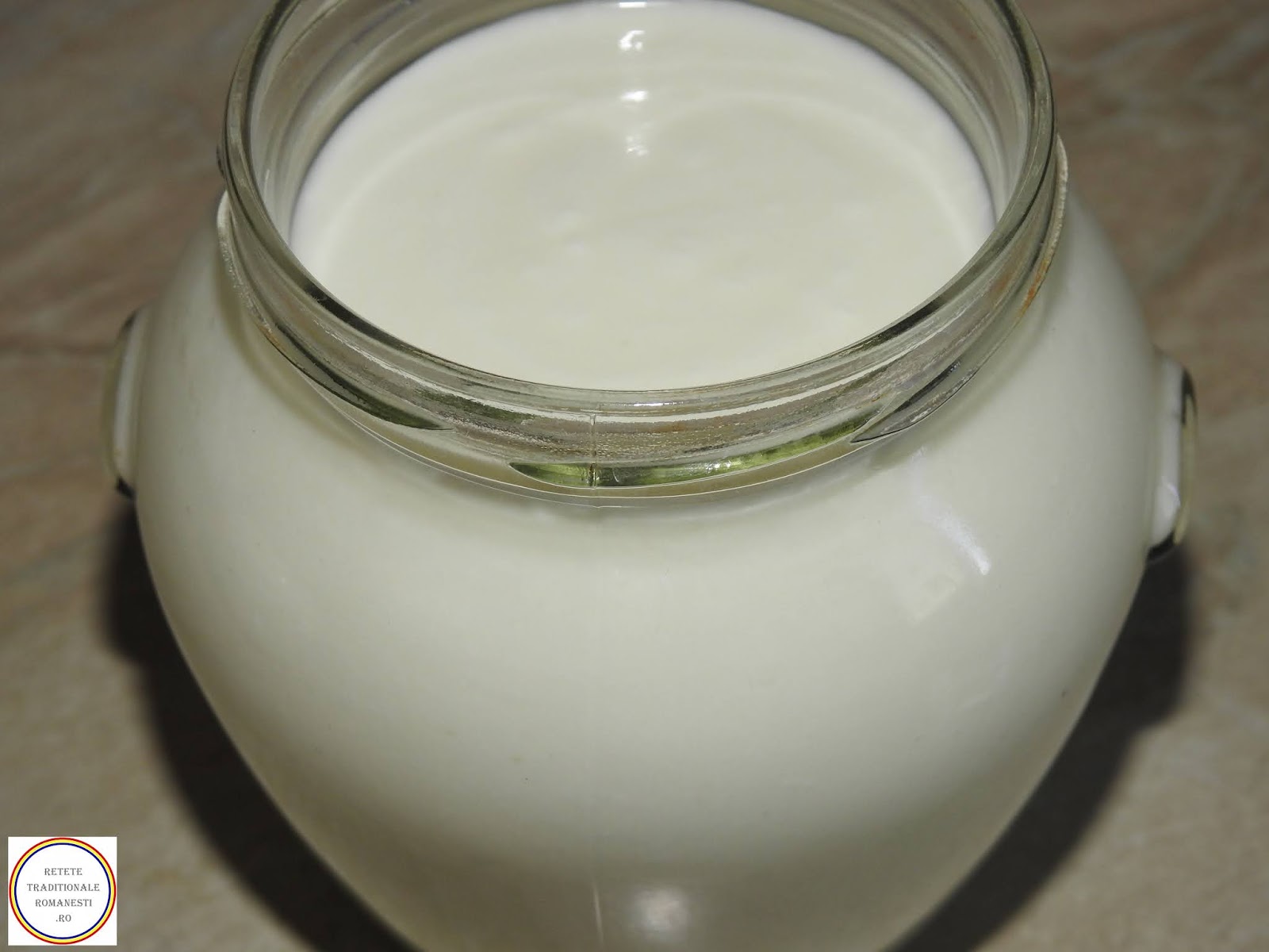 Iaurt de casa reteta | Retetetraditionaleromanesti.ro