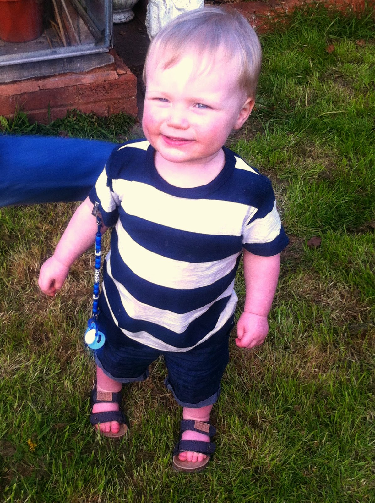 Mummy Monday - Oscars OOTD Stripes & Sandals.