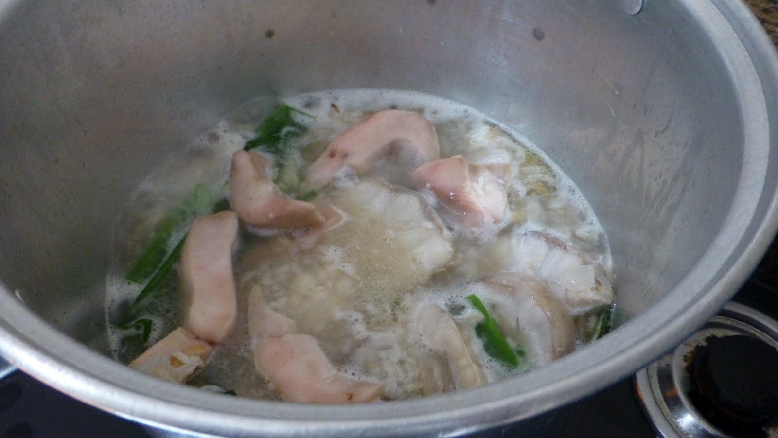 Pork in the Road: Pospas na hingkin sourced from the Orani Public Market