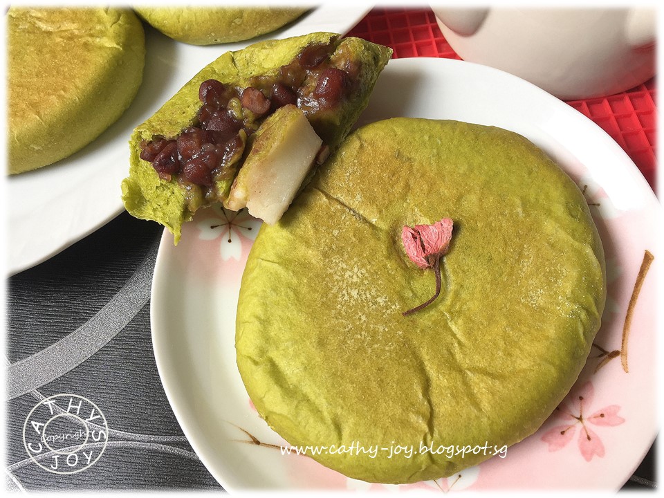 cathy's joy: Matcha Azuki Mochi Buns