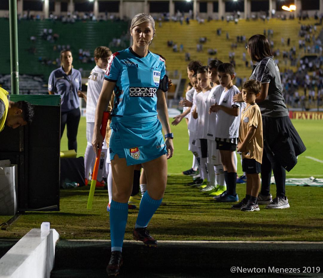 Top de Linha: Neuza Back - Bandeirinha gostosa