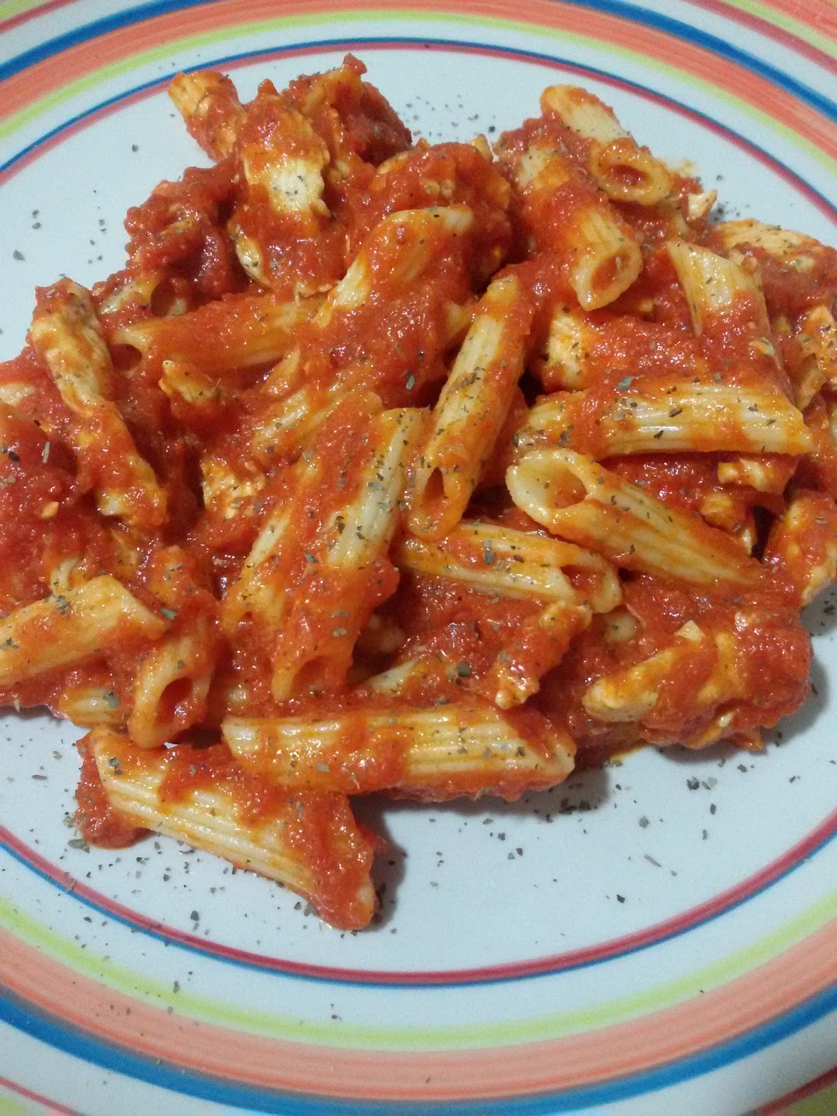 ASÍ SOY YO: MACARRONES CON SALSA PICANTE DE POLLO Y TOMATE CON THERMOMIX
