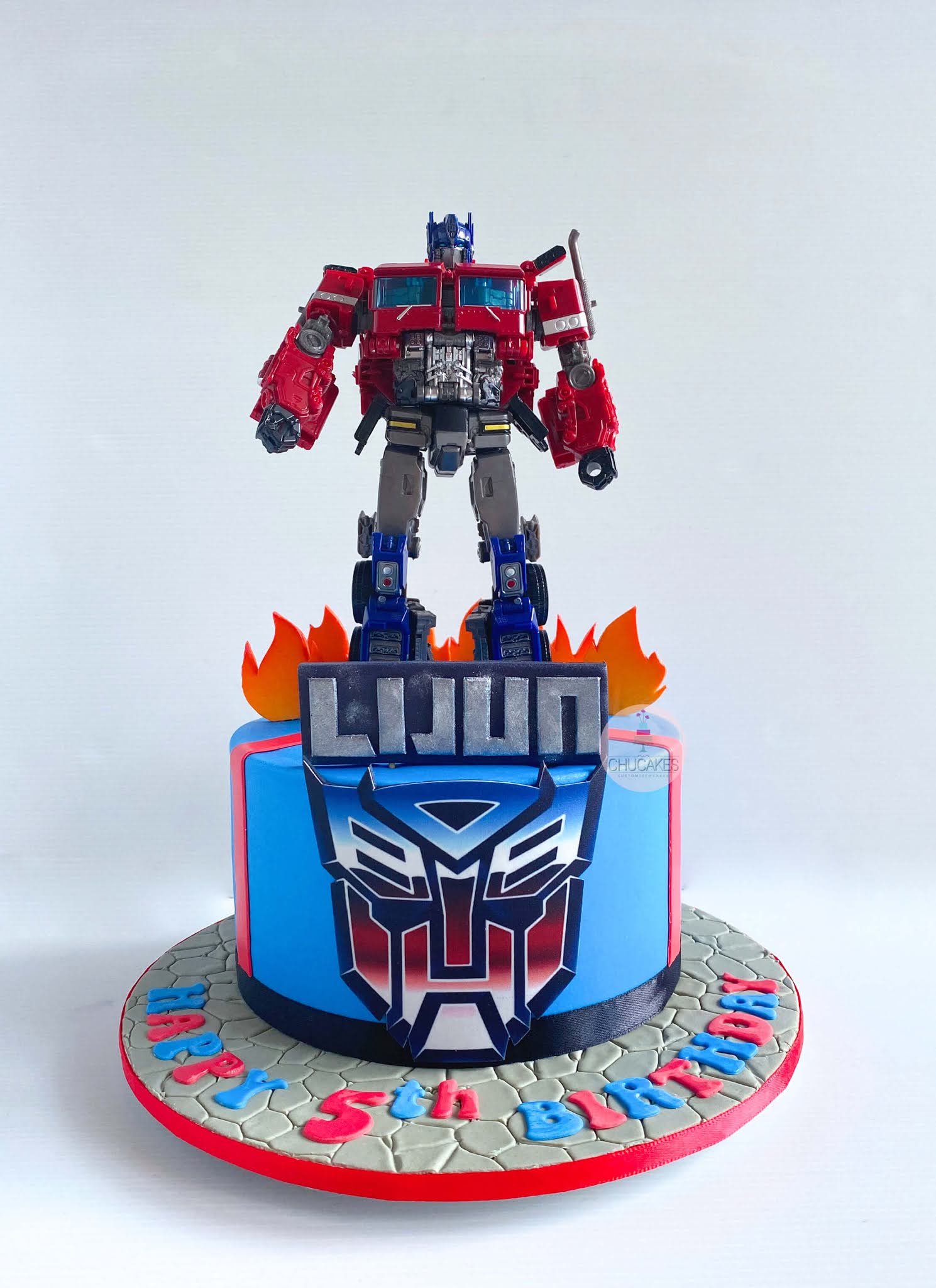CHUCAKES : Transformer Optimus Prime Cake 3