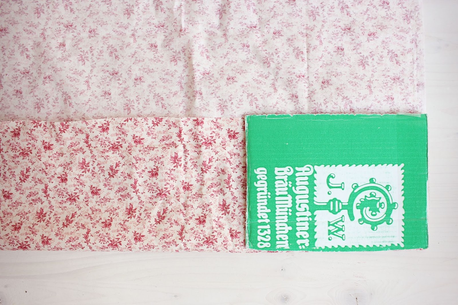 Roxy Creations: Folding fabric tutorial