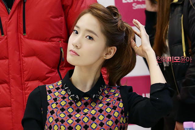 Precious Soshi: 121115 Yoona @ LG Fan Sign 4p [Chunyoon]