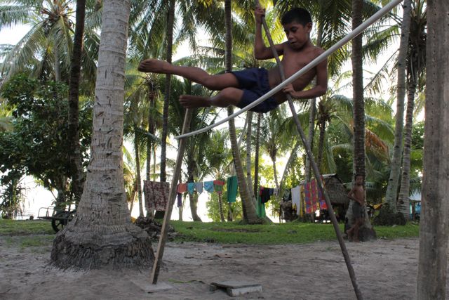 Vive La Vida--Tuvalu Happy Kitchen: Central Island Round Trip--Vaitupu