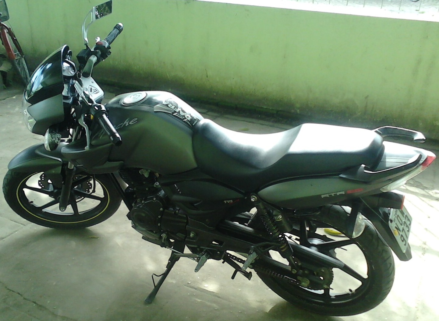 CARAUARI CLASSIFICADOS: VENDE-SE UMA MOTO APACHE 2011 NOVA
