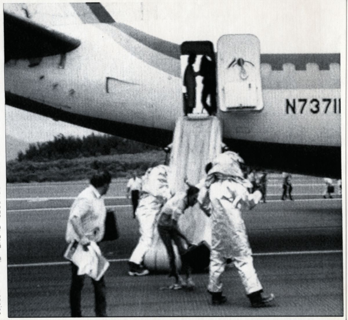 April 28, 1988: The Roof of an Aloha Airlines Jet Ripped Off in Mid-Air ...