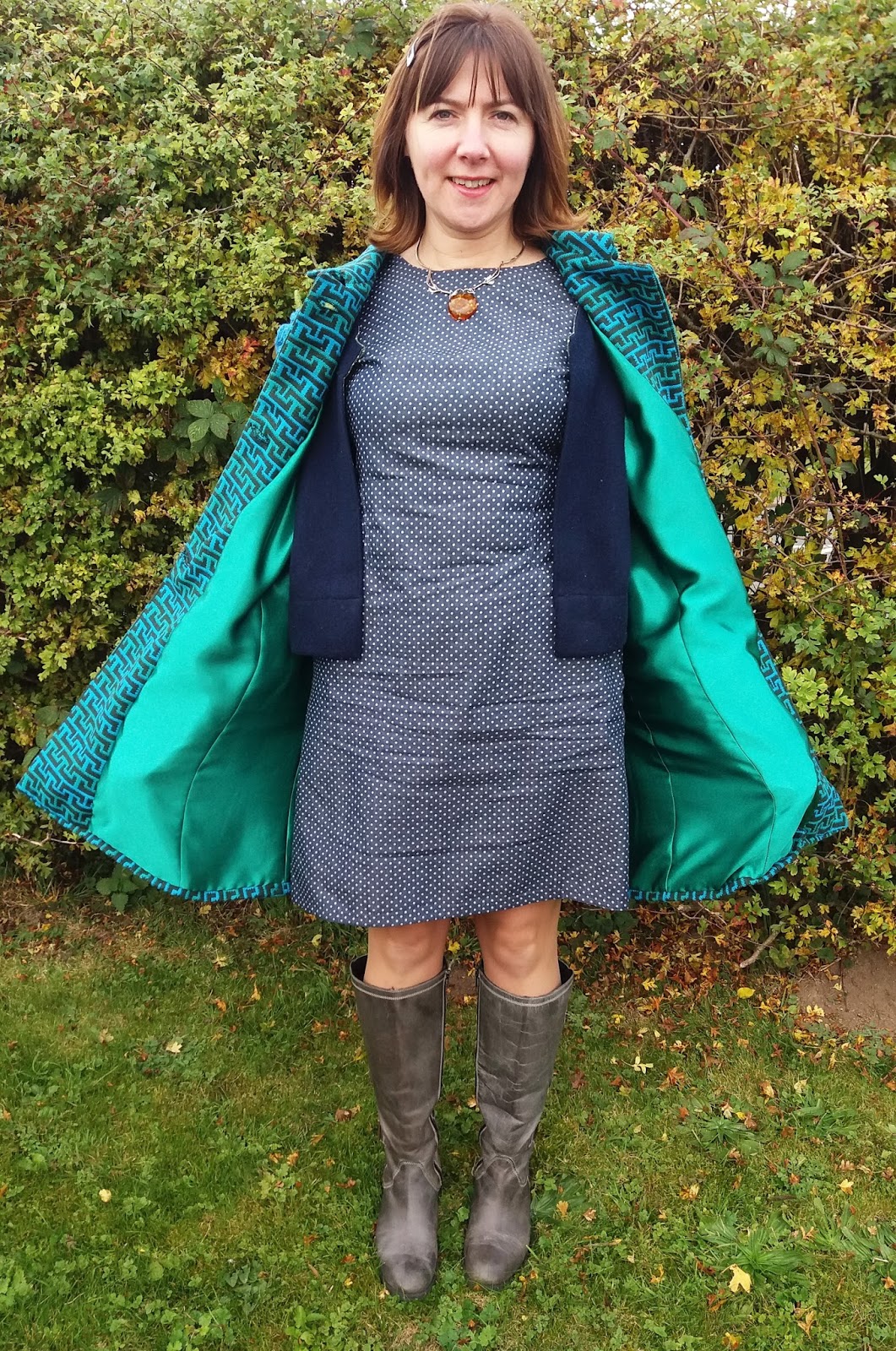 Three Stories High: Diary of a #vintagepledge Coat Challenge