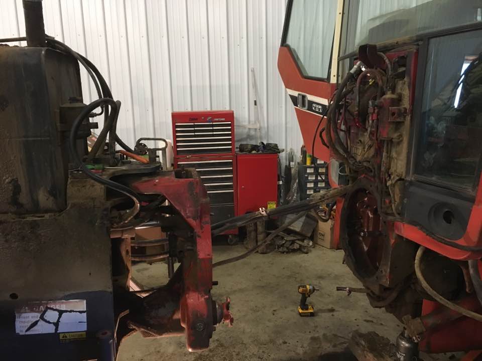 Industrial History: IH: 2+2 Tractor (Anteater)