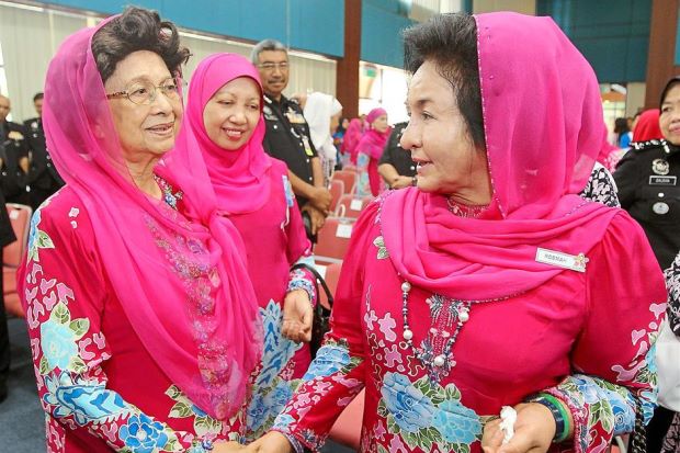 Kenapa Tun Siti Hasmah Tak Pakai Tudung Sampai Sekarang Soal Pejuang UMNO