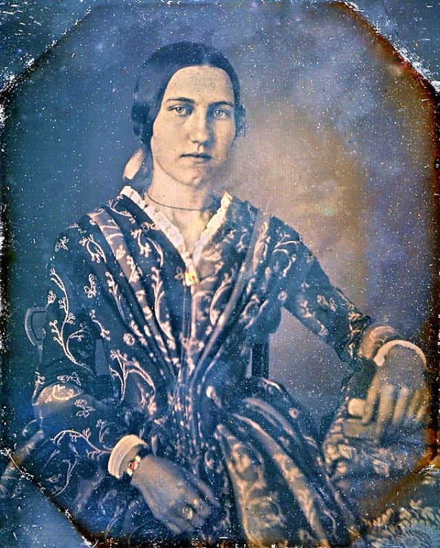 39 Stunning Photos of Upper-Class Girls in the Mid-19th Century ...