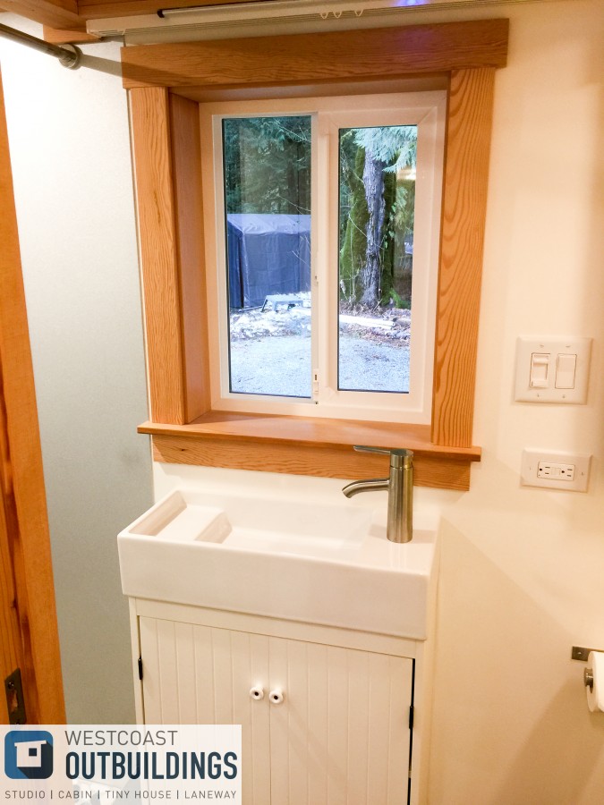 TINY HOUSE TOWN: The 28' Skookum Tiny Home