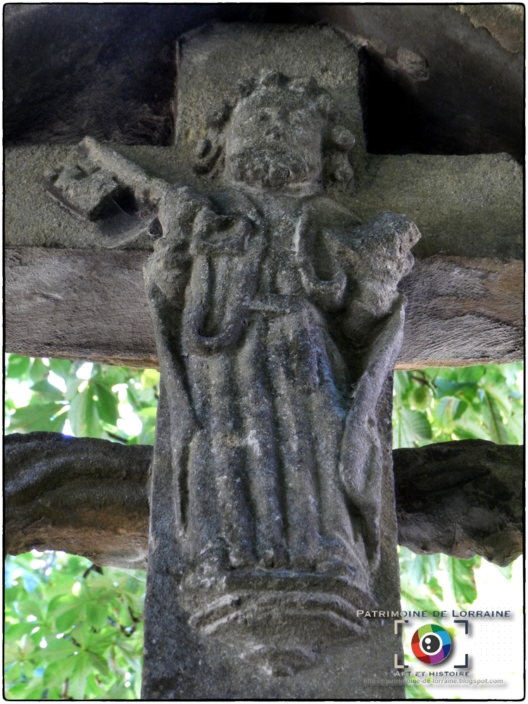 PATRIMOINE DE LORRAINE: IMMONVILLE (54) - Croix-calvaire (XVIe siècle)