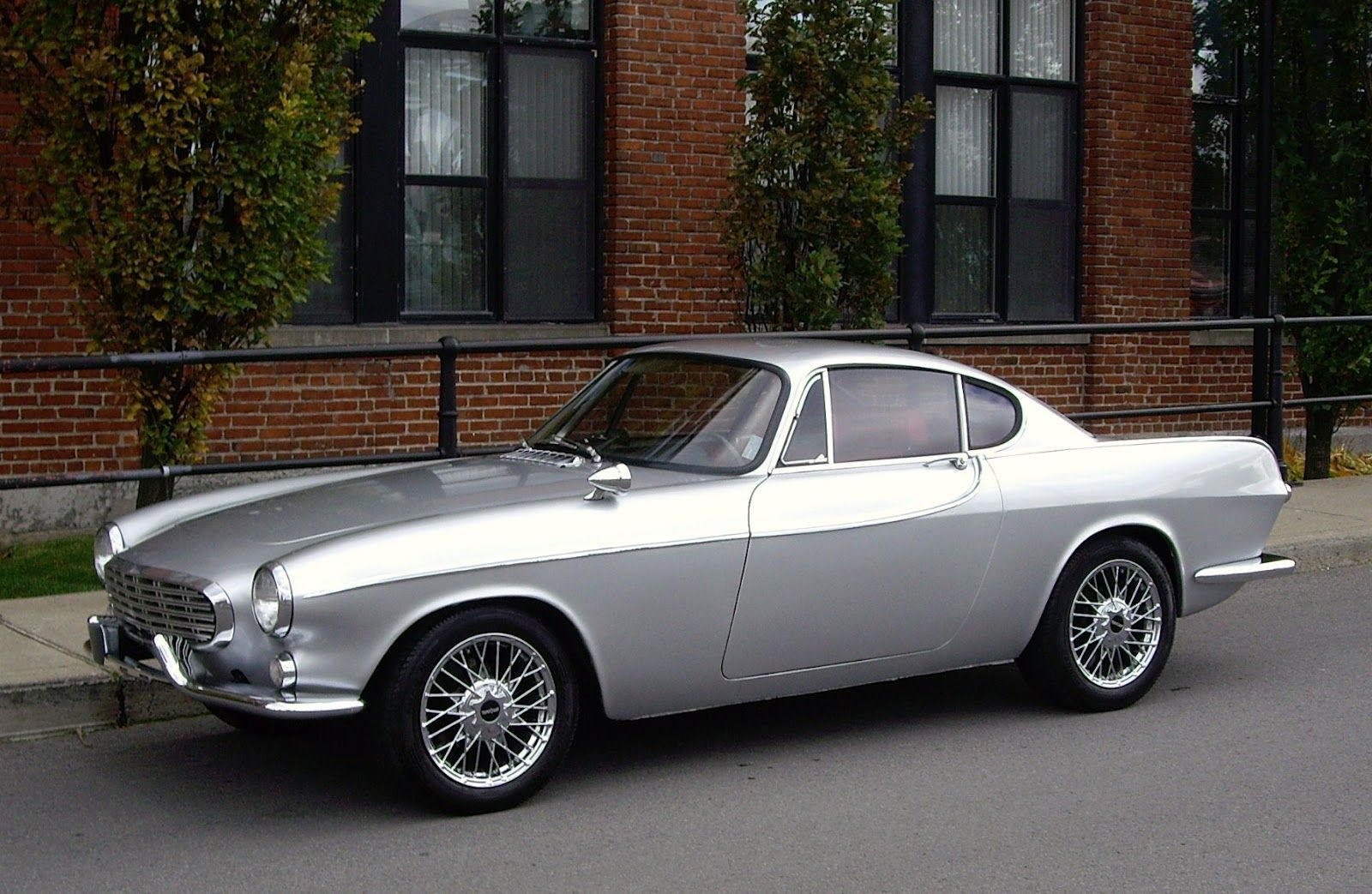 Volvo P1800 - a very desirable classic - Nice all classic cars