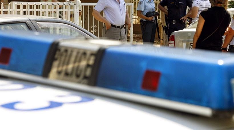 ΣΤΗ ΝΑΞΟ... ΕΠΙΑΣΑΝ ΚΑΙ ΚΡΑΤΑΝΕ ΤΟΝ ΑΛΒΑΝΟ ΠΟΥ ΕΙΝΑΙ Ο ΣΟΥΠΕΡ ΝΤΟΥΠΕΡ ...