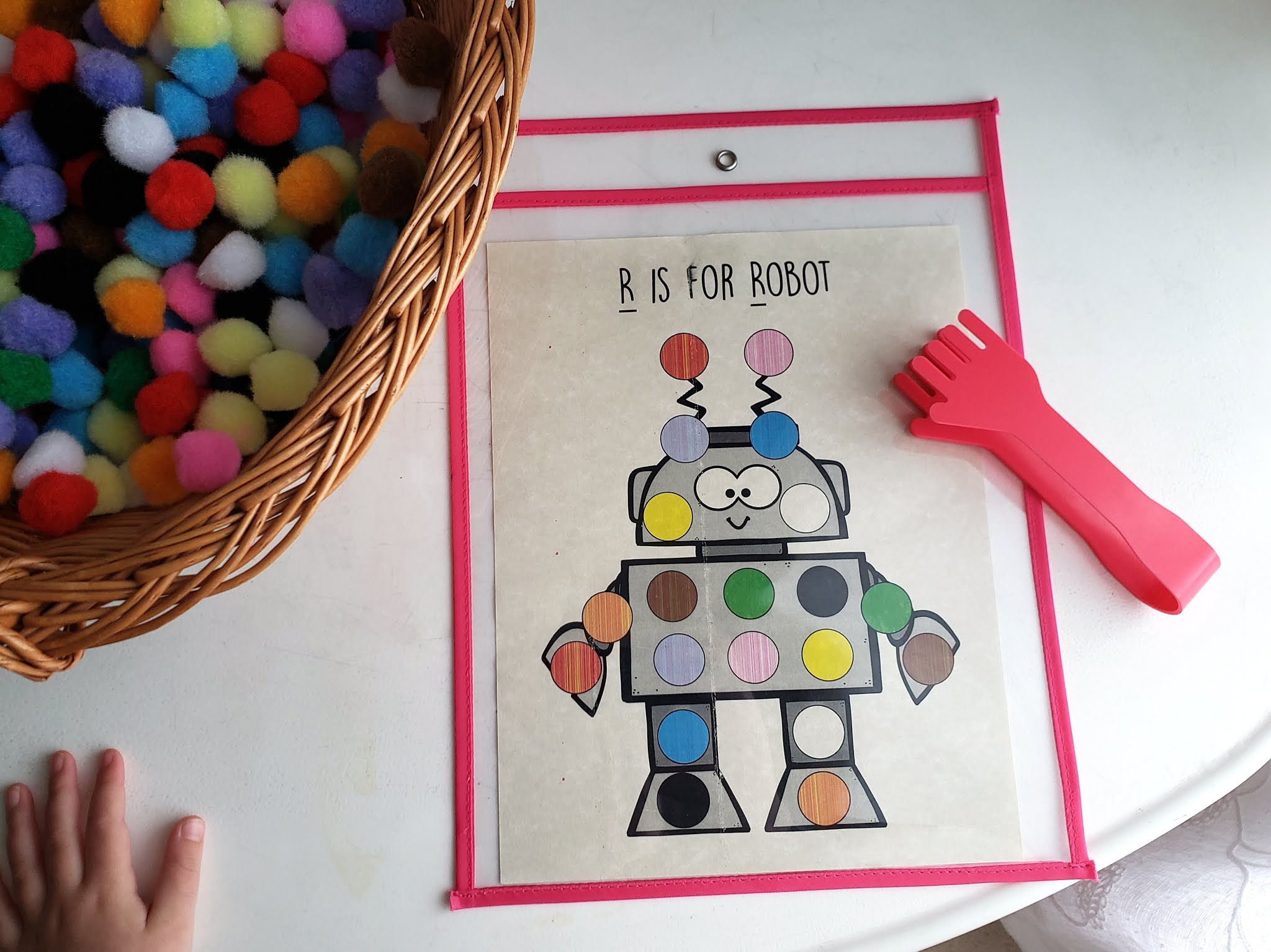 Mom's Tot School: R is for Robot!