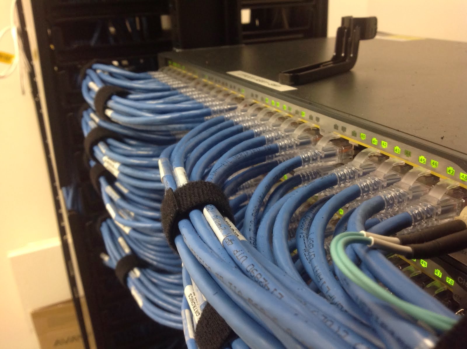 Network Advisor: Beautiful cable management