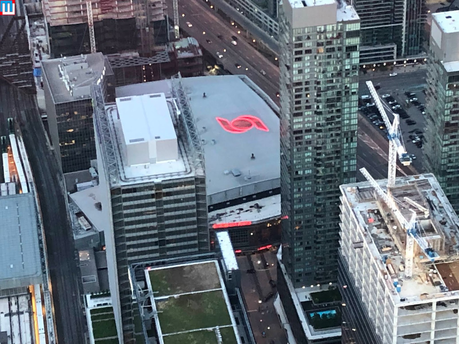 MidwestInfoGuide: CN Tower