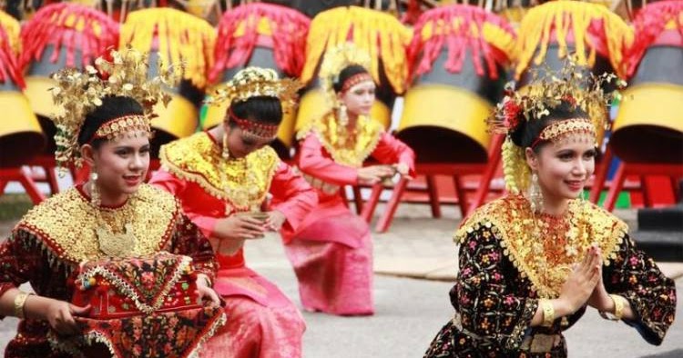 Tarian Sekapur Sirih & Tari Selampit Delapan