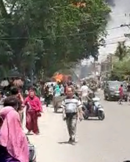 Truk Tanki Pengangkut Bahan Bakar Minyak ( BBM ) Meledak dan Terbakar ... Truk Tanki Pengangkut Bahan Bakar Minyak ( BBM ) Meledak dan Terbakar ...