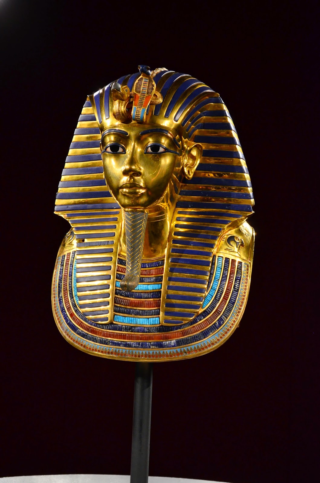 BK Publishing: Discover King Tutankhamun's treasures