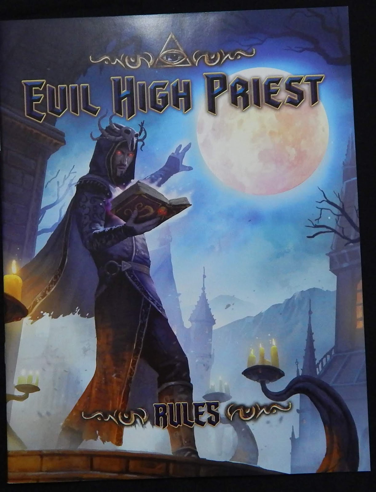 Susurros desde la Oscuridad: Evil High Priest