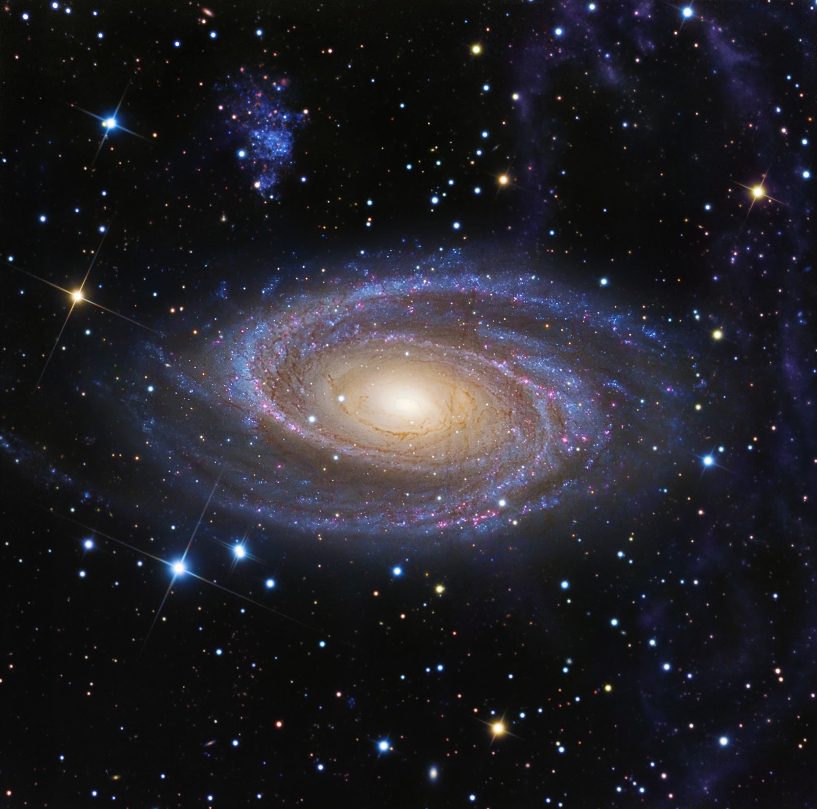 Intensa formação de estrelas na galaxia espiral NGC 972