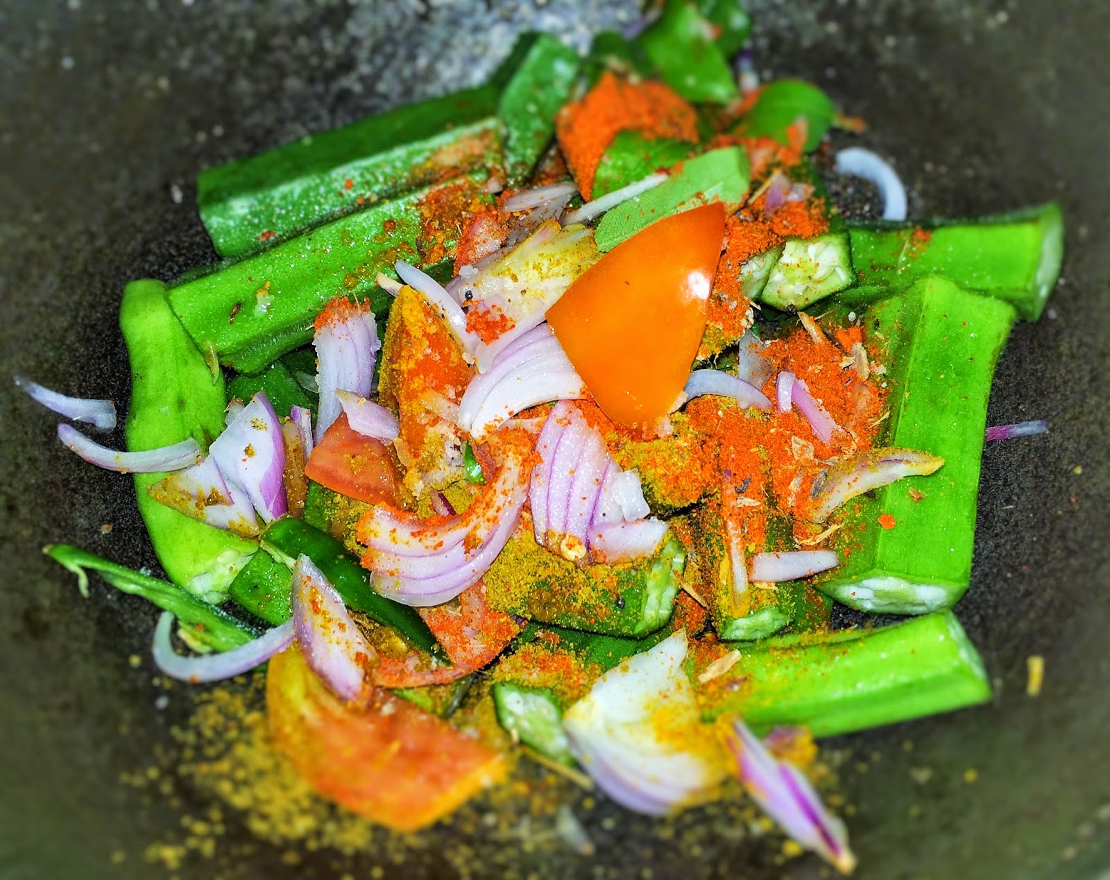 Lovelicious Kitchen: Okra Curry / Ladies Finger curry / Bandakka Curry