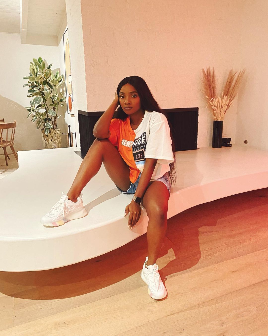 Singer, Simi warms hearts with her images from her family's holiday in ...