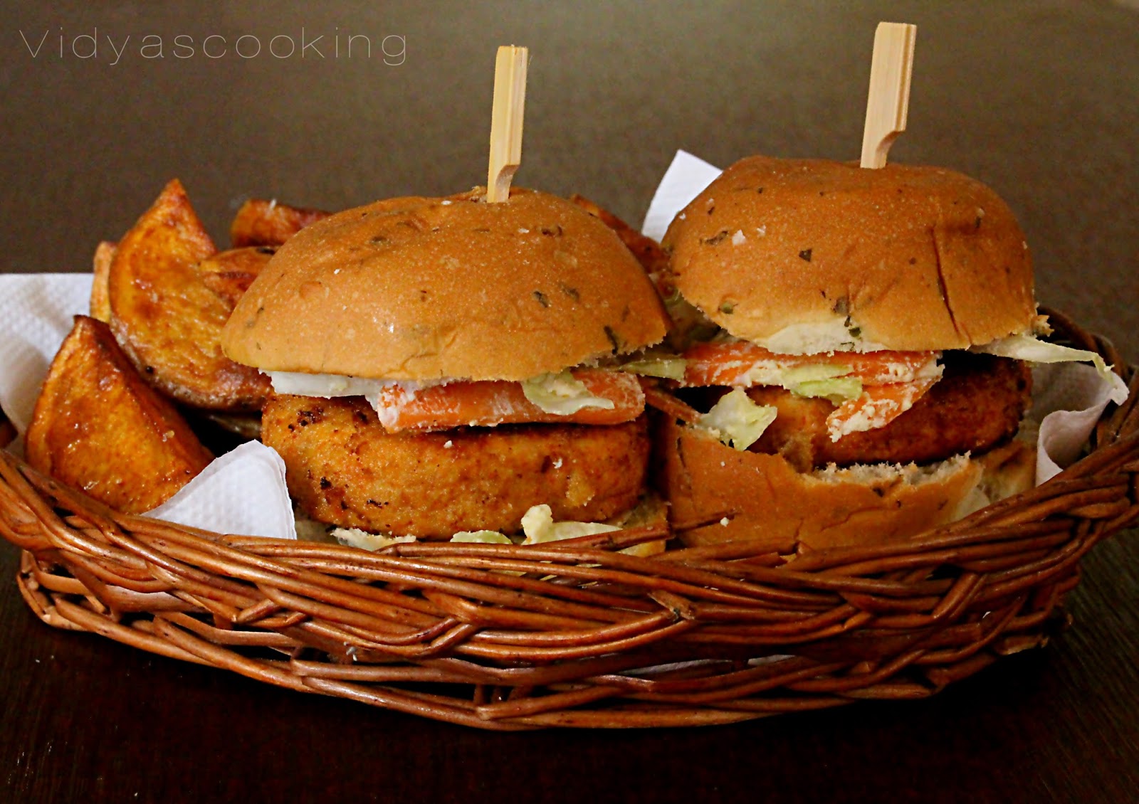 Chicken Sliders Recipe (Mini Chicken Burgers)