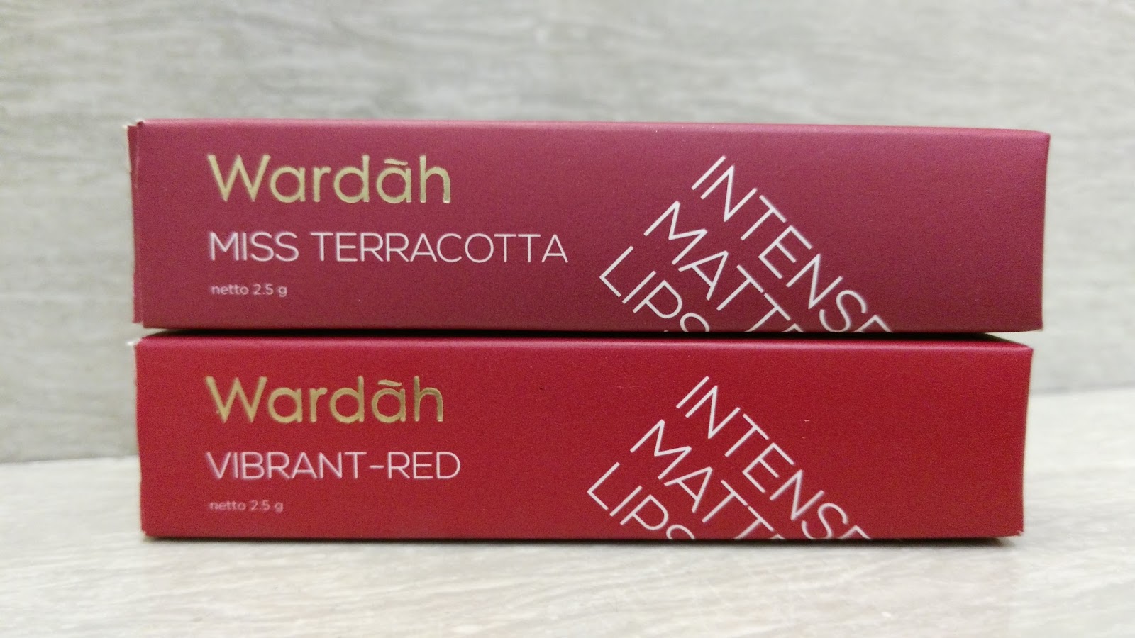 Review Wardah Intense Matte Lipstick Miss Terracotta & Vibrant Red ...