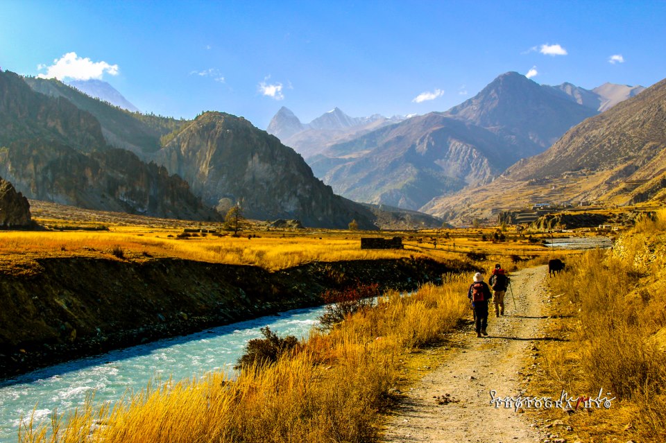 Explore Nepal Tour: approaching the manang valley