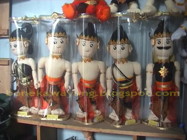 boneka wayang: Boneka Koleksi