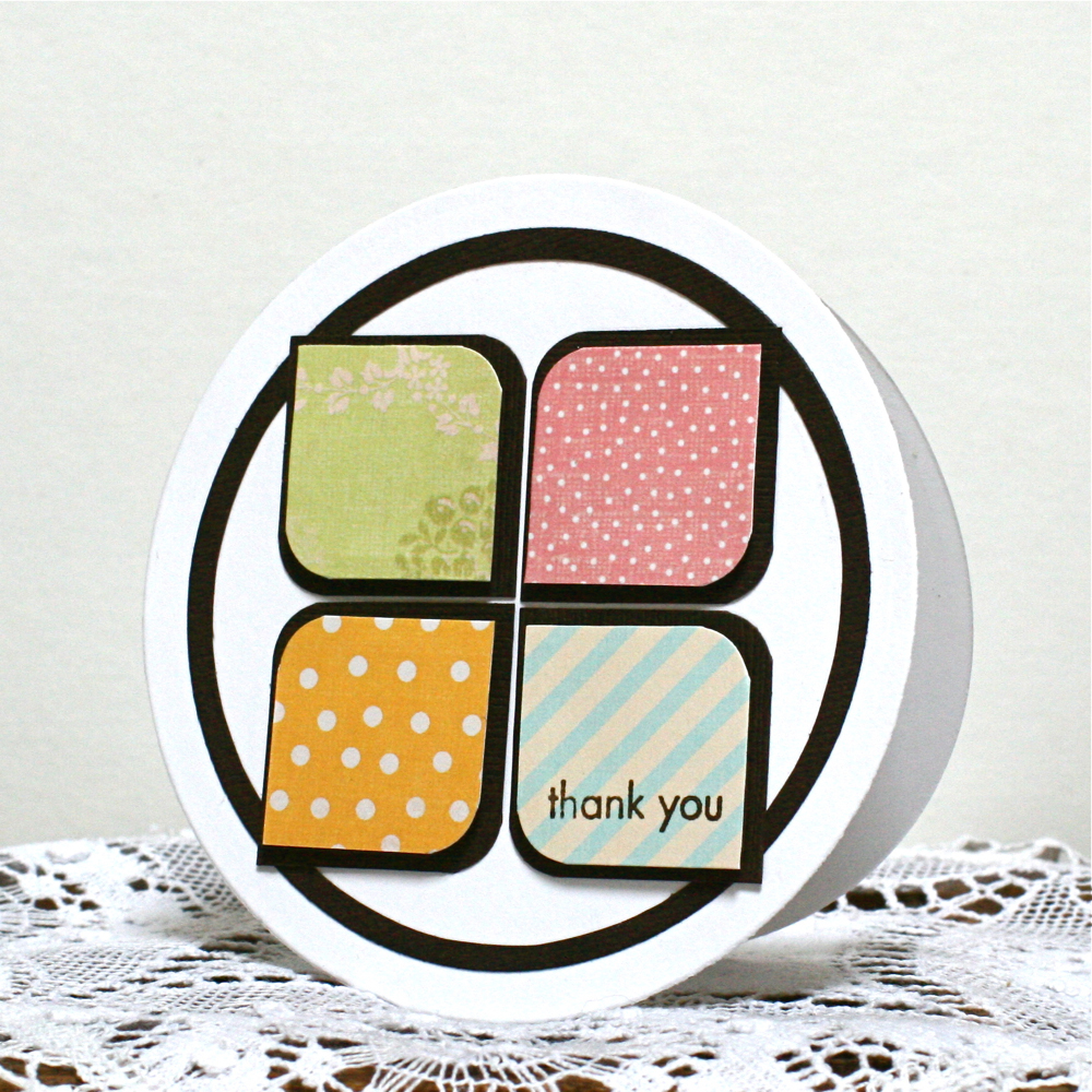 robe décolletée: circle card