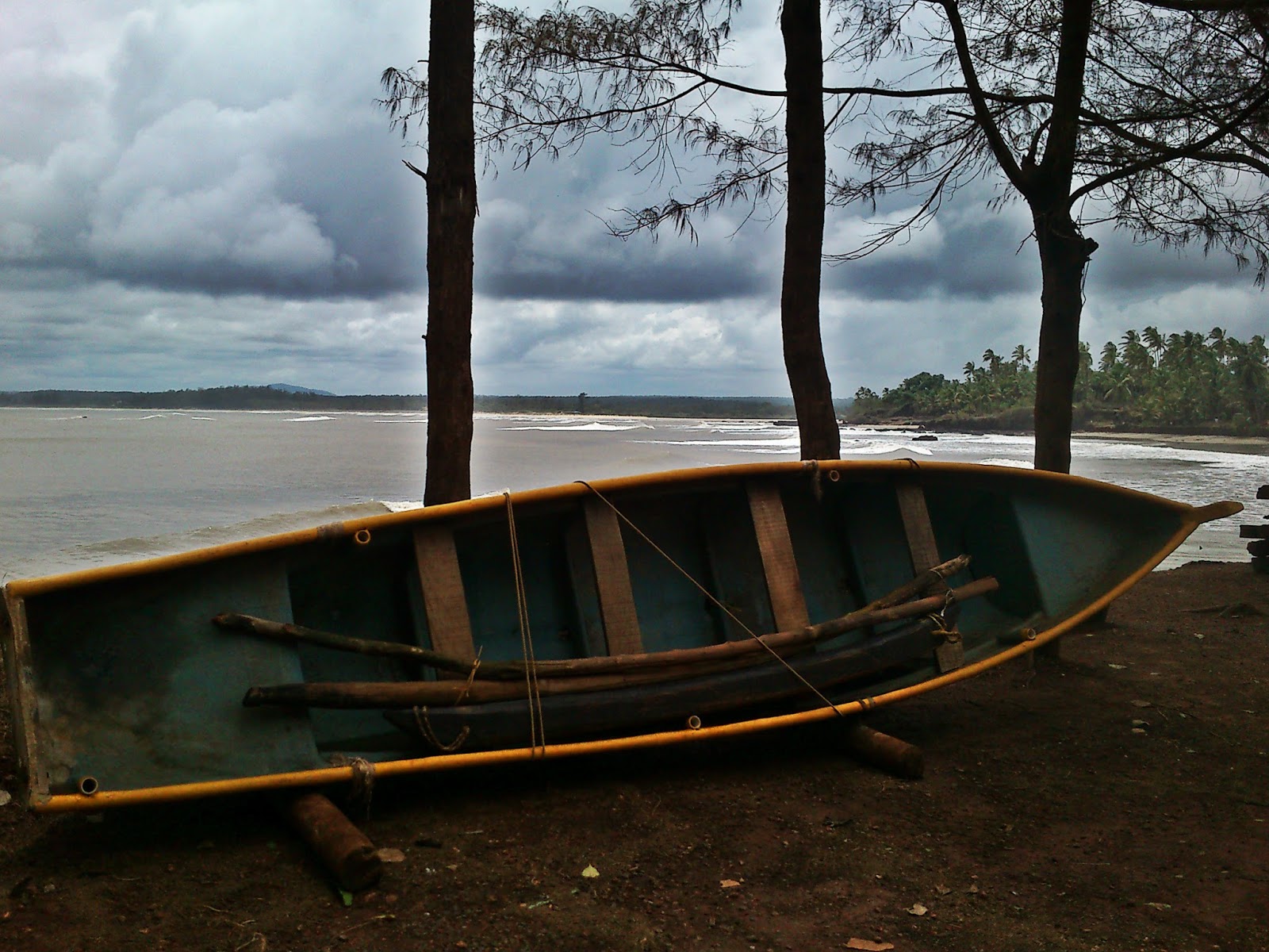 NIfISH tRAVELOGUES: Redi (Sindhudurg) : Places to See