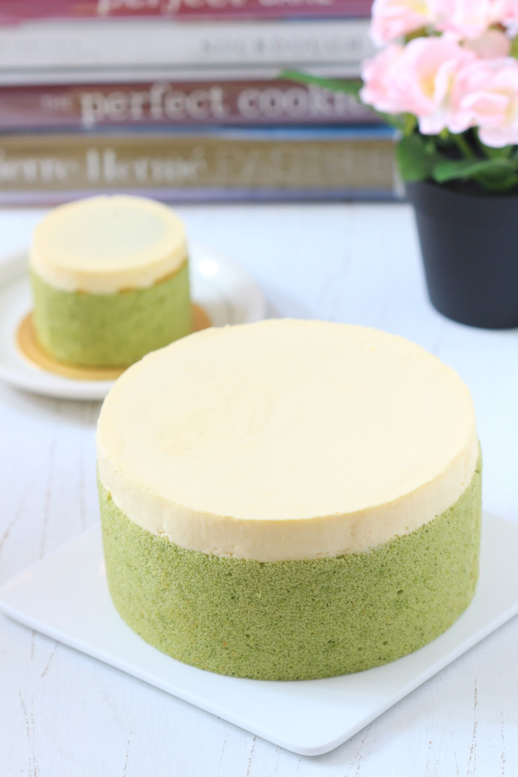Mango-matcha charlotte cake