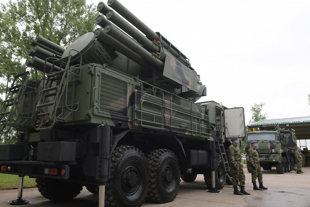 Historia y tecnología militar: El presidente de Serbia visita la 250 ...