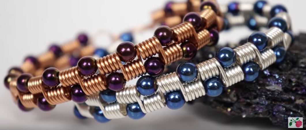 Unisex Wire Coil and Bead Bracelet Tutorial / The Beading Gem