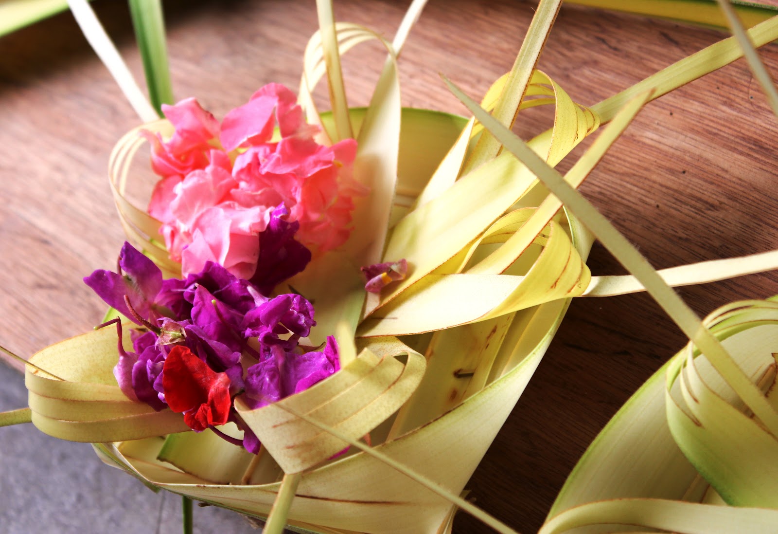 This Bamboo Life: How to make Canang Sari