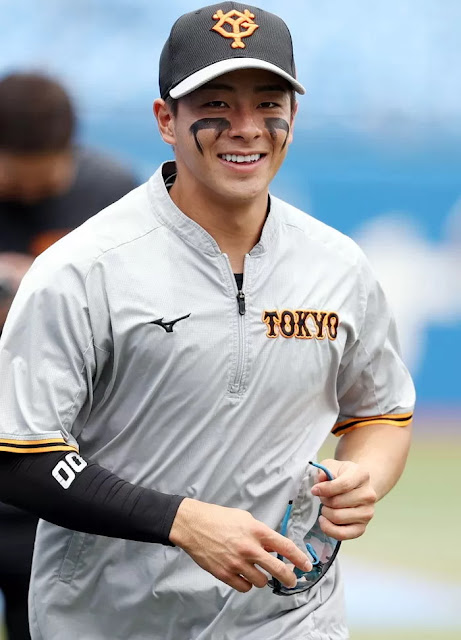 Japanese baseball player Yuasa Dai is a BTS V lookalike?