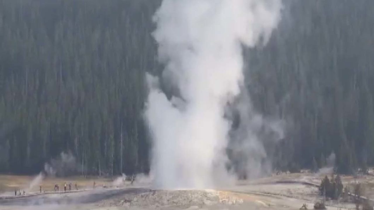 Massive Yellowstone Geyser Sat Dormant for 6 Years. It Just Exploded ...