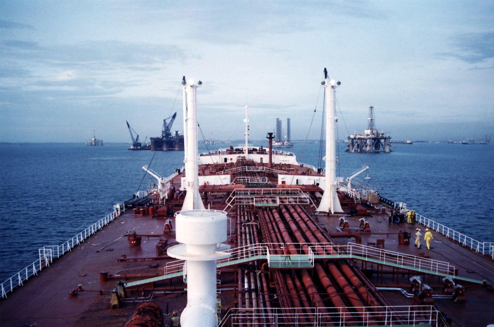'ZIEN EN WETEN': SUNETTA.M.S. SHELL TANKERS B.V. ( DEEL 3/1 )