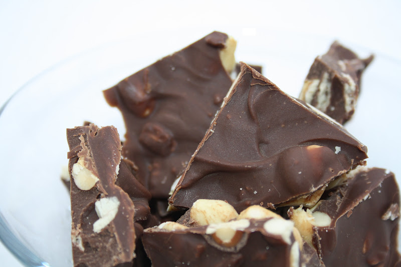 Bake kake og andre saker: Sjokolade med peanøtter og kvikklunch