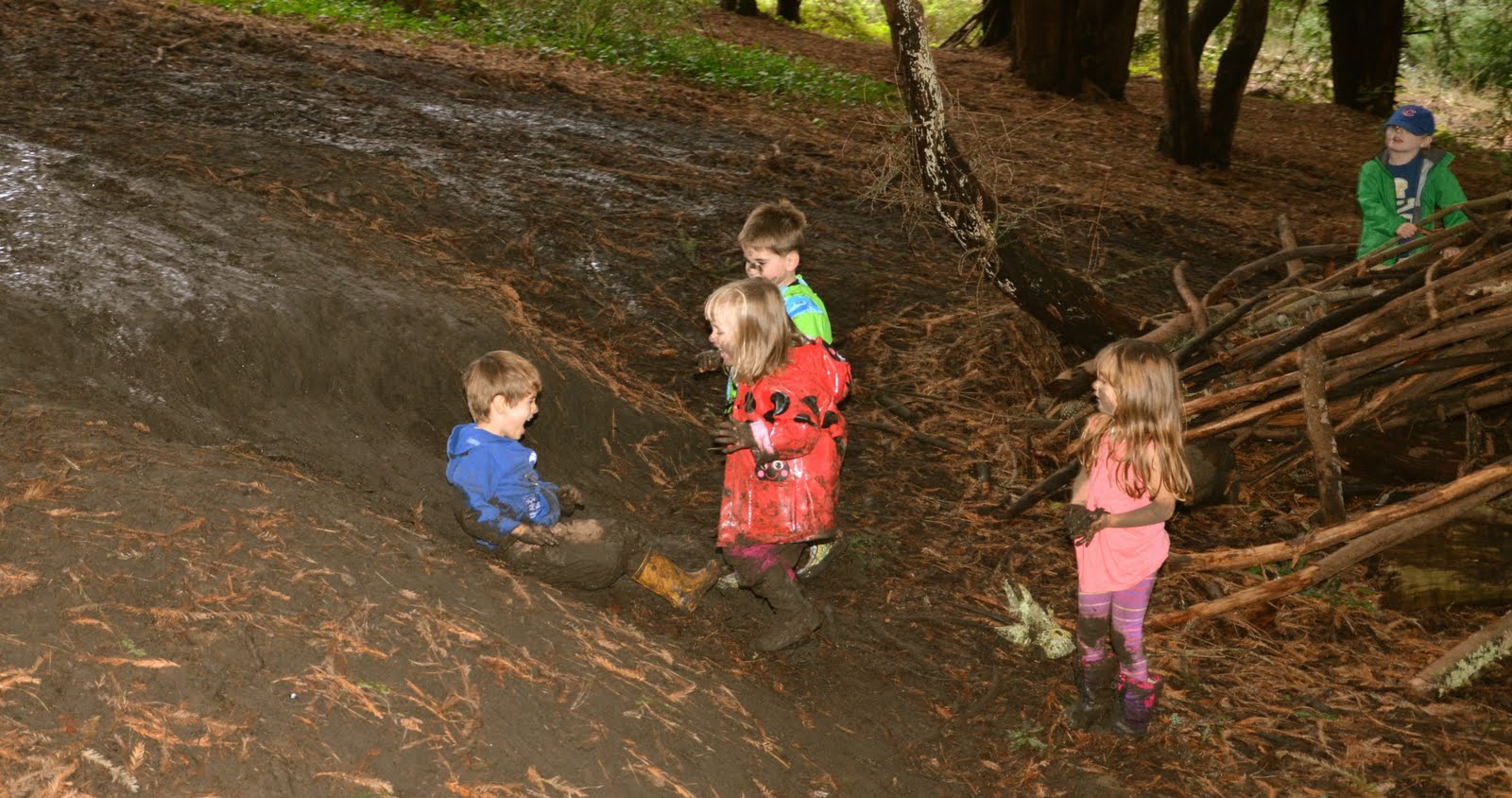 The life and times of Lawson Smith: Natural Classroom Mud Party!!
