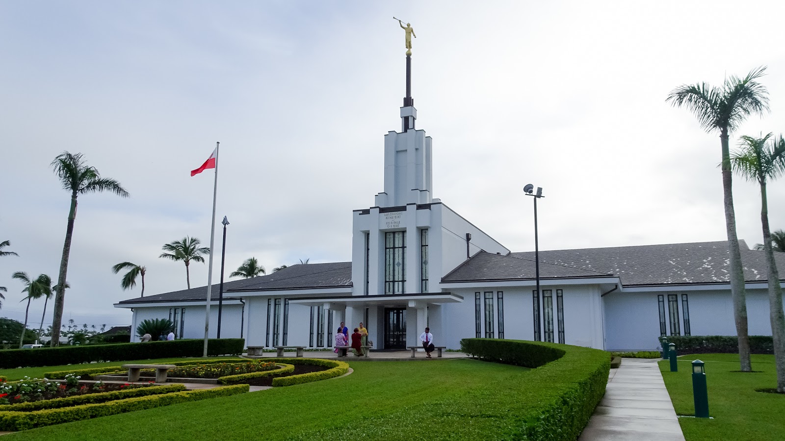 Tonga - The iron humpback whale - Sven's Travel Venues