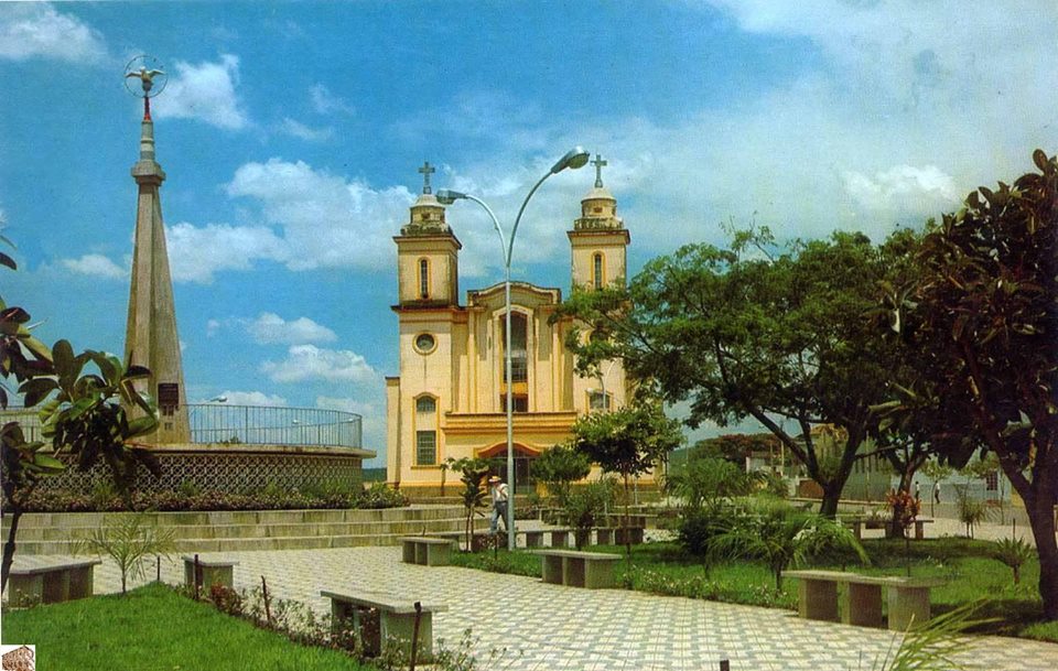 Museu Fotográfico de Divinópolis : Largo da Matriz & Catedral do Divino ...