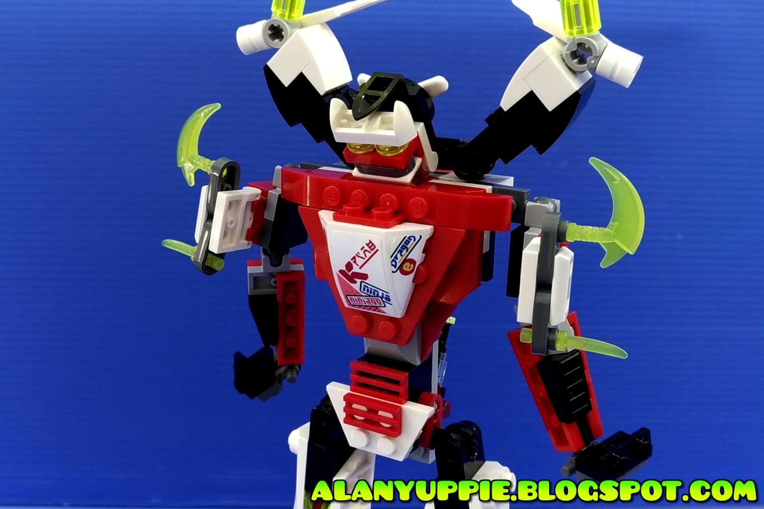 Alanyuppie's LEGO Transformers: Kai's Mech Bug aka Insecticon Shrapnel ...